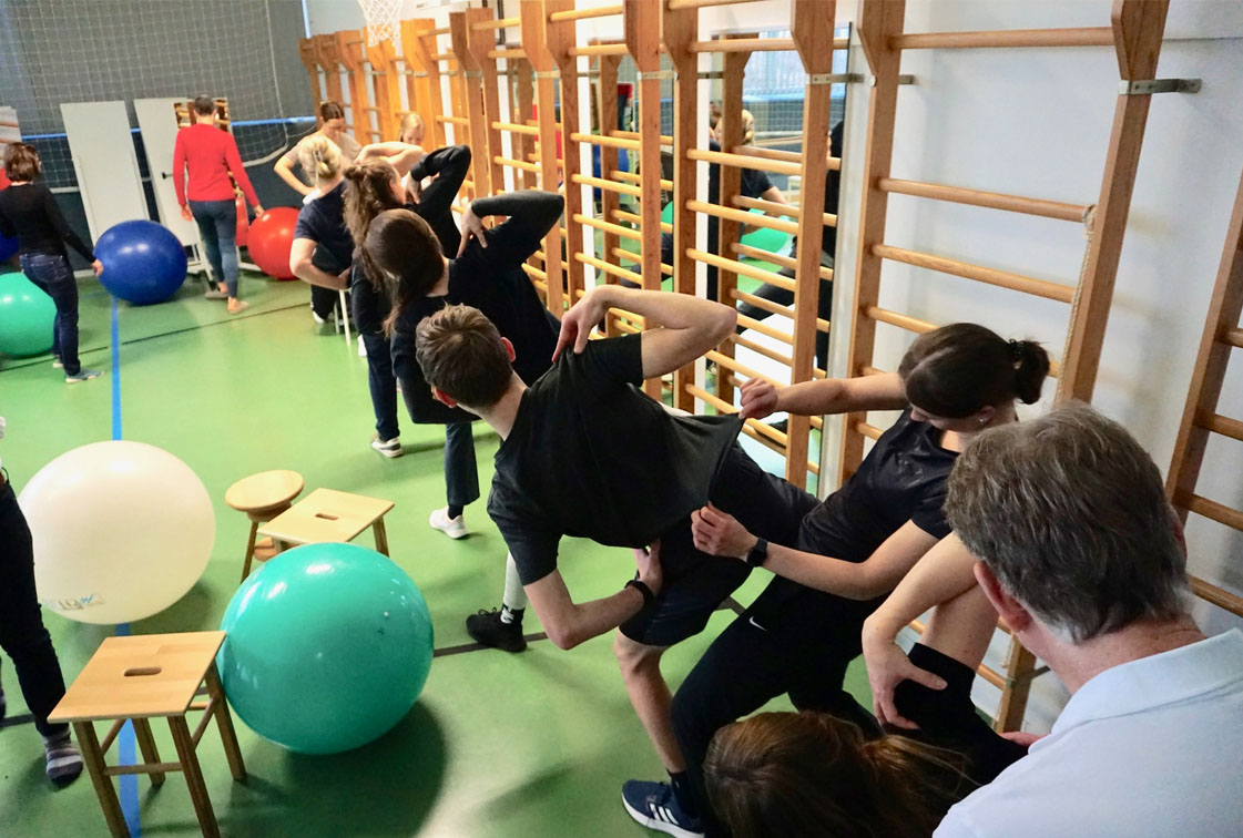 Scoliosis / Kyphosis – Physio Link